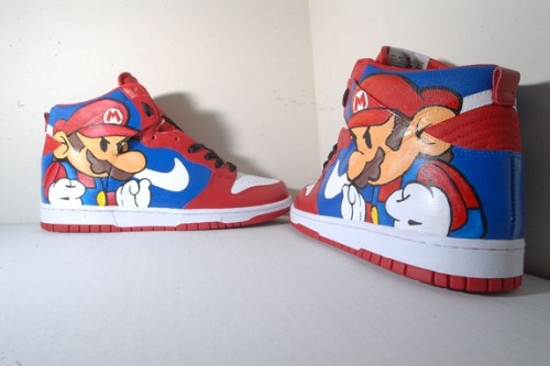 Sneakers customisées Super Mario Bros - Nike Dunk High....