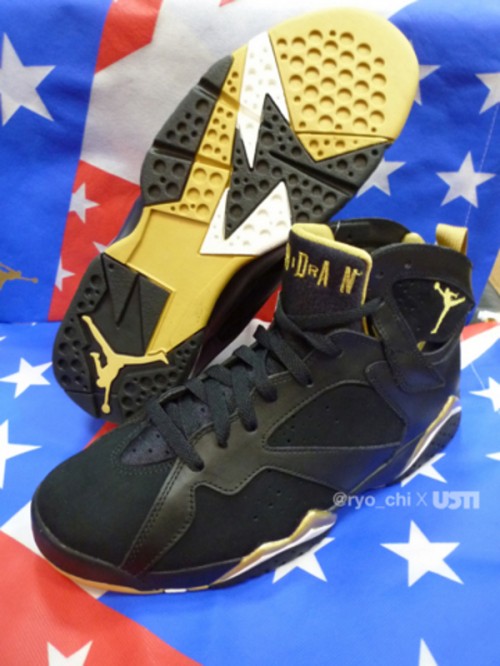 Jordan 6/7 Golden Moments : le pack en 14 images