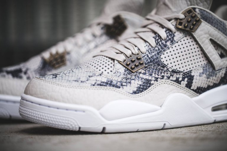 Air Jordan 4 Retro PRM Pinnacle 'Snakeskin' Light Bone