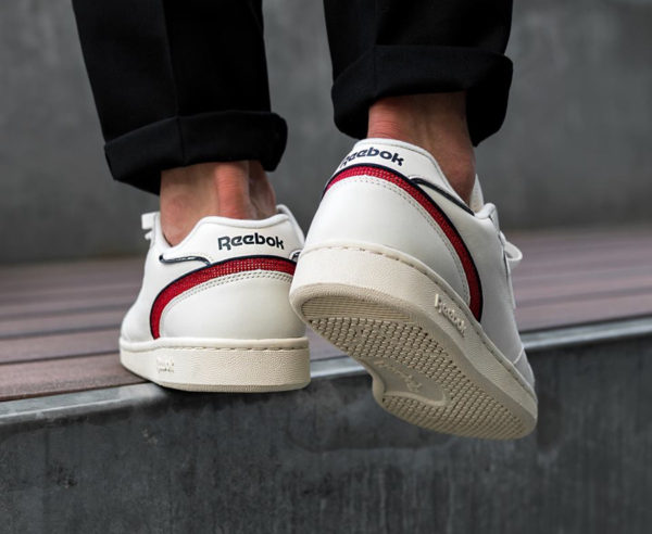 Review : Reebok ACT 300 MU Beige 'Chalk Excellent Red Navy' on feet
