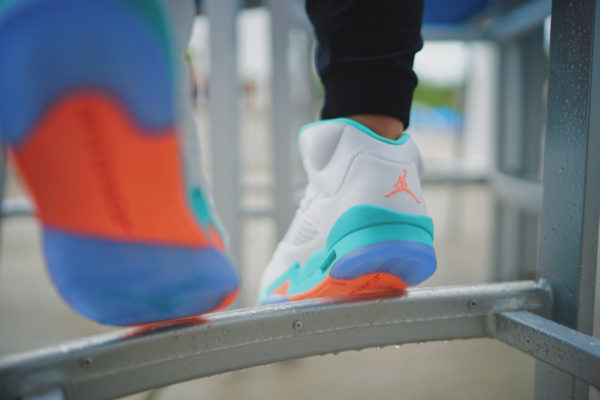 Comment acheter la Air Jordan 5 Retro femme 2018 'Miami' Light Aqua