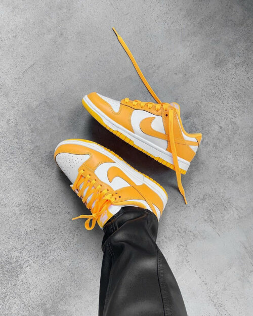 Que vaut la Nike Wmns Dunk Low jaune Laser Orange Sail DD1503-800