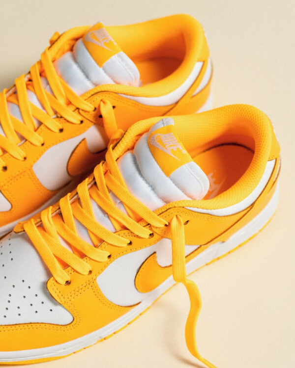 Que vaut la Nike Wmns Dunk Low jaune Laser Orange Sail DD1503-800