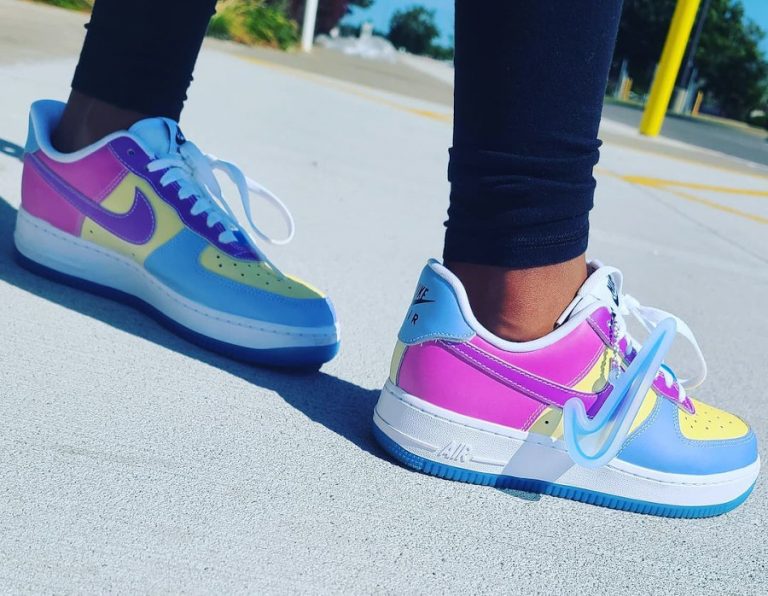 DA8301-101: que vaut la Nike W AF1 '07 LX UV Reactive Swoosh White Blue