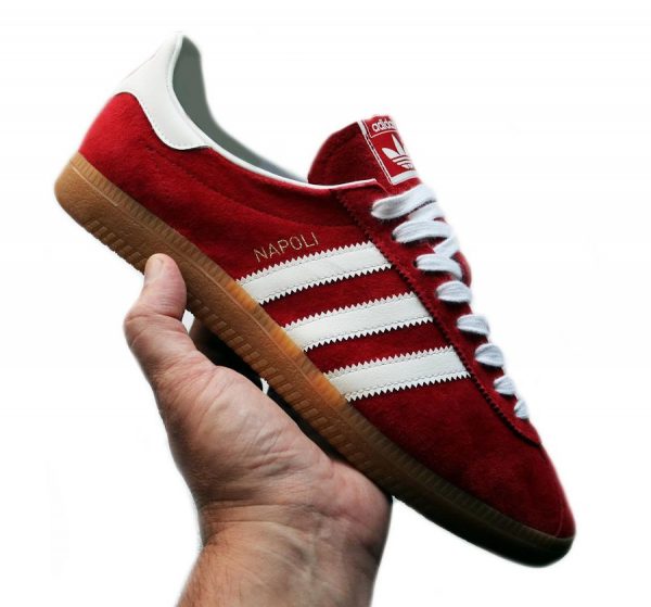 Que vaut la Adidas Napoli City Series 2021 Red Gum MMXXI FX5633