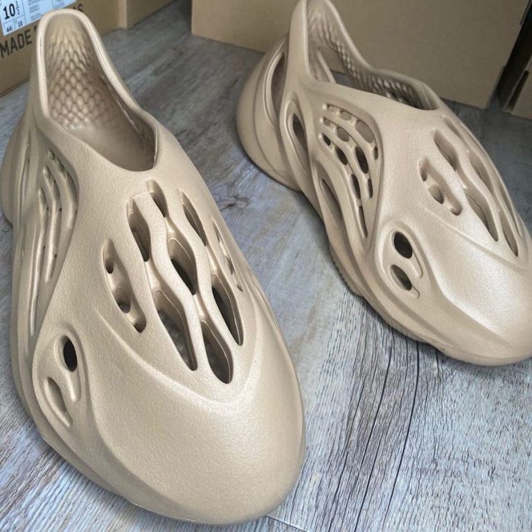 GW3354 : que valent les crocs Adidas Yeezy YZY Foam Runner Ochre