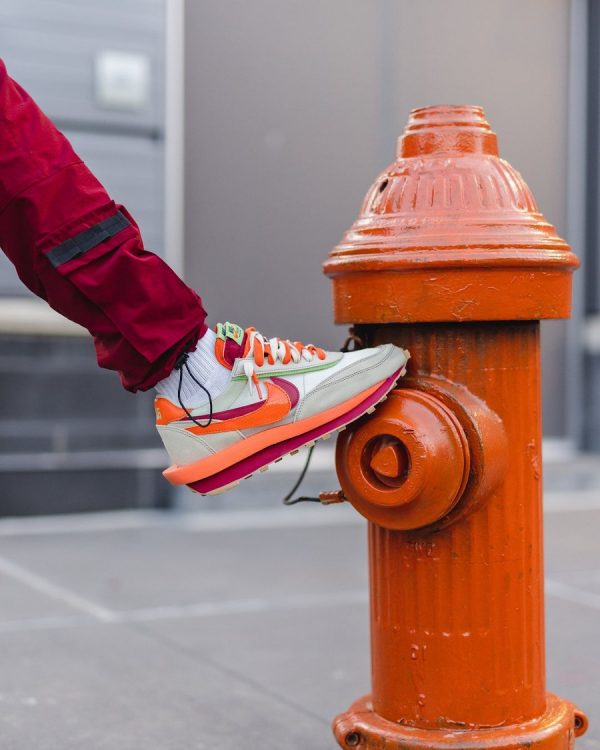 Comment porter la Nike LDWaffle x Sacai x Clot Net Orange Blaze DH1347 ...