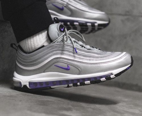 DJ0717-001 : que vaut la Nike AM97 Silver Purple Bullet Persian Violet