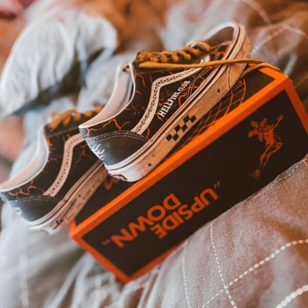 Stranger Things x Vans Old Skool ST Hellfire Club VN0A3DZ3Y091