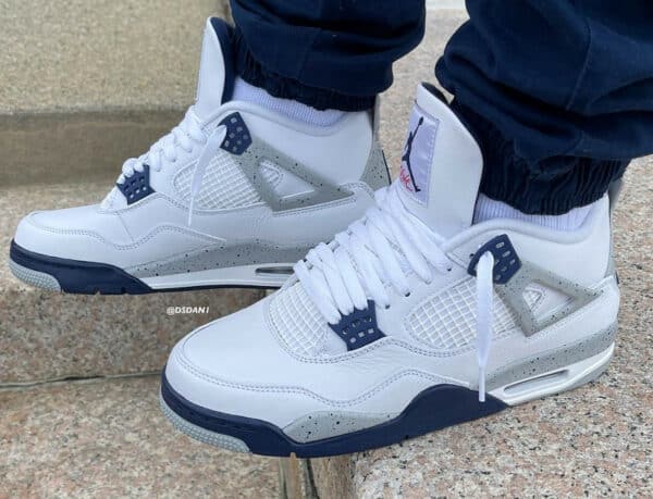 Jordan 4 Bleu Fonc