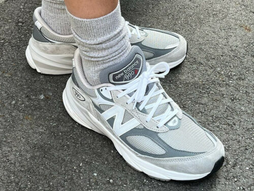 NB made in USA 990v6 Grey M990GL6 Runners Aren't Normal