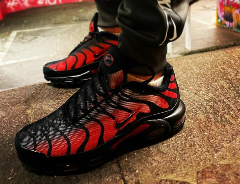 Nike Air Max Plus TN1 Bred Reflective Deadpool 2.0 réfléchissante