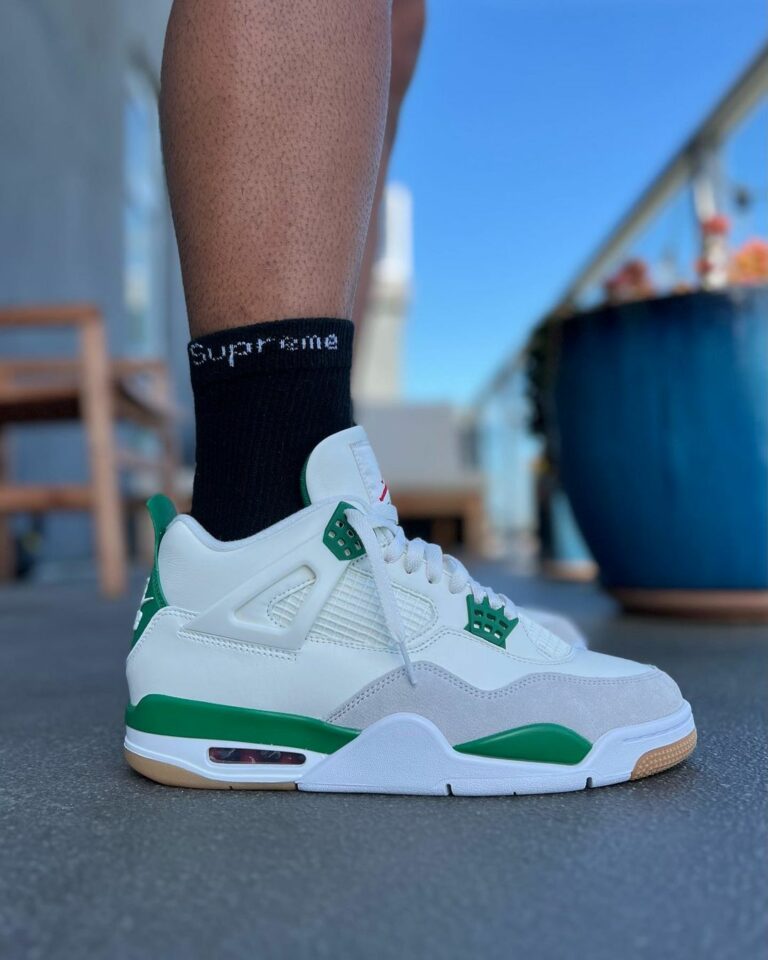 La Nike SB x Air Jordan 4 Pine Green #AJ4SB en 35 images